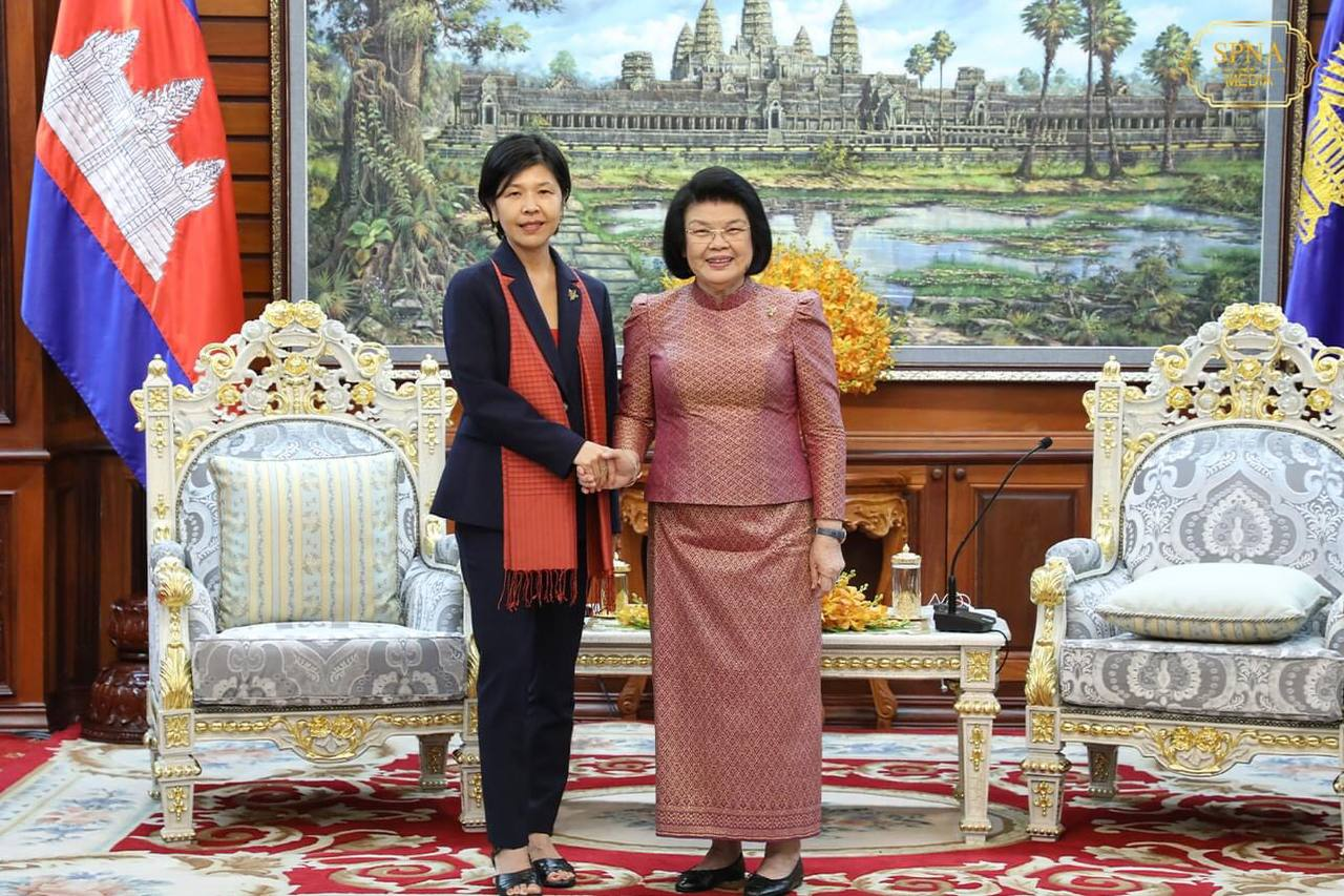 សម្តេចរដ្ឋសភាធិបតី ឃួន សុដារី ...