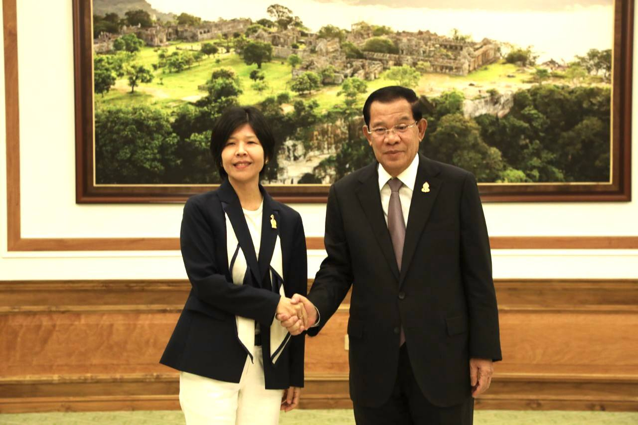 សម្ដេចតេជោ ហ៊ុន សែន និងឯកអគ្គរដ្ឋទូតកាណាដា ពិភាក្សាគ្នាផងដែរ ...